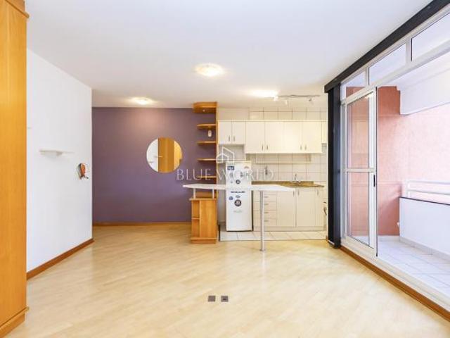 Studio no Bigorrilho com Vaga de Garagem e Elevado