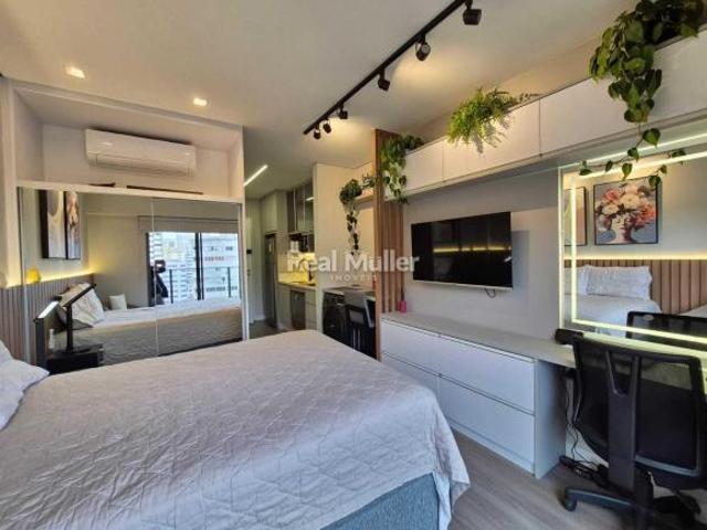 STUDIO NO LOG CENTRO TOTALMENTE MOBILIADO COM GARAGEM