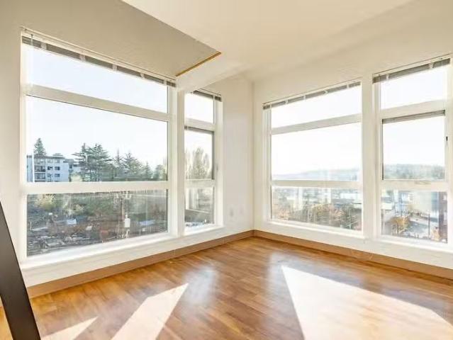Studio no W/D Portage Bay Flats