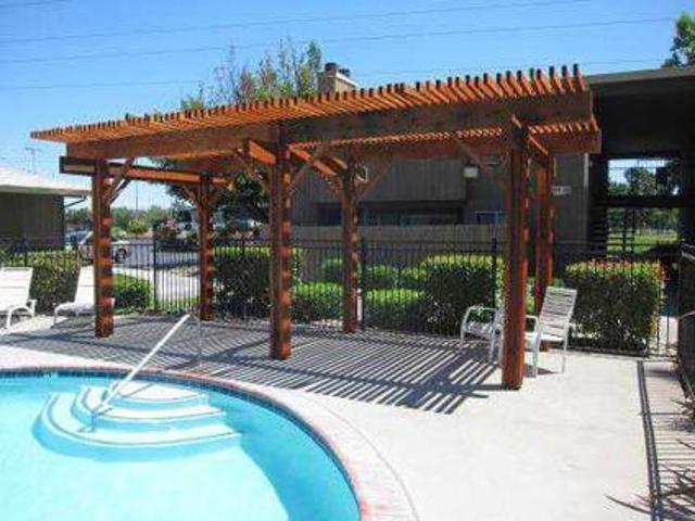 Studio Northwood Apartments