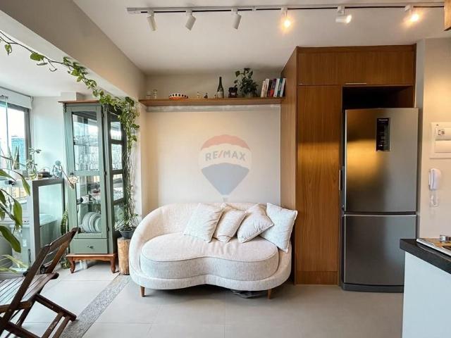 Studio na rua Casa do Ator – Porteira Fechada, Automação e Vista Livre