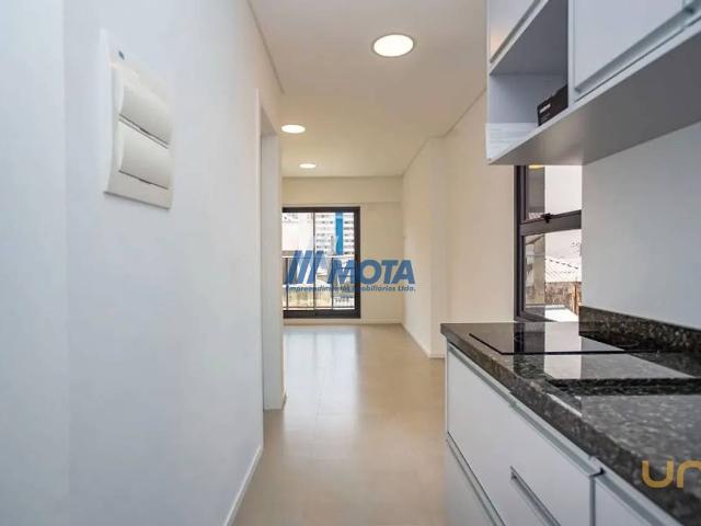 Studio na Treze de Maio Centro Curitiba PR, aluguel por R$ 1.850