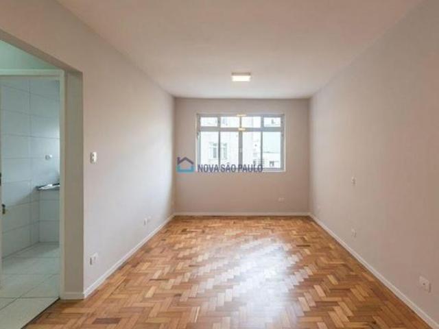 Studio na Vila Buarque com 1 Vaga e Próximo do Metrô