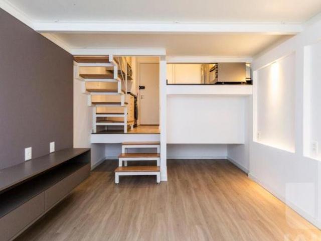 Studio nunca habitado 28,44, com mezanino e pé direito alto 3,40, em prédio com lazer