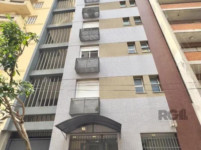 Studio semimobiliado com vaga de garagem no centro histórico