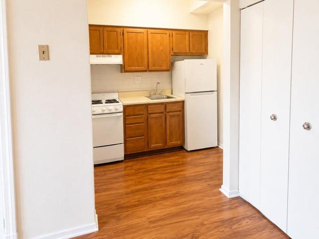 Studio Sublease Available on UPenn Campus
