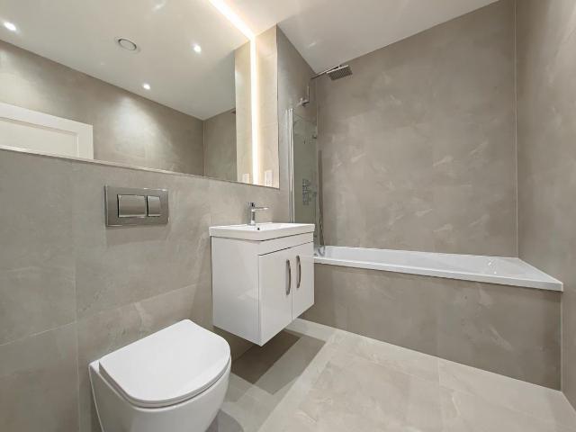 Studio, Peach Street, Wokingham RG40, Studio to rent, £1,250 pcm | PrimeLocation