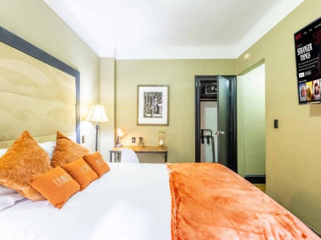 Studio Plus & Ensuite Bath Midtown Manhattan