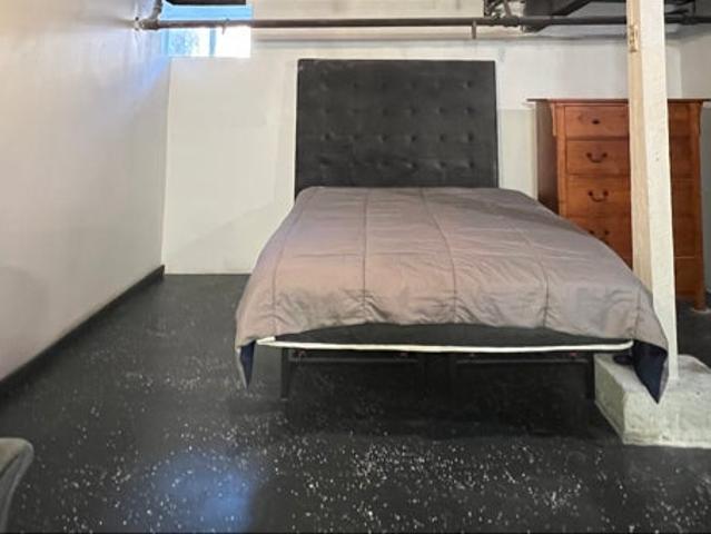 Studio private area with private bathrefrigerator