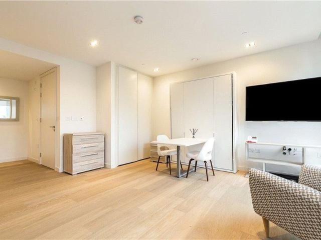 Studio property located on the third floor in King's Cross, N1C