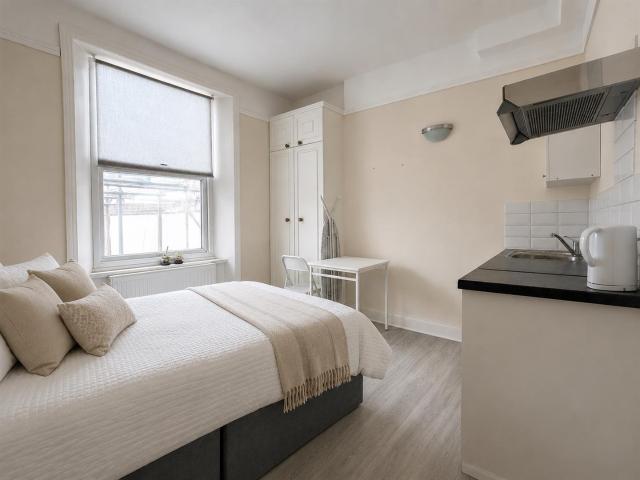 studio property to let
