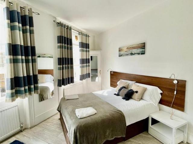 studio property to let