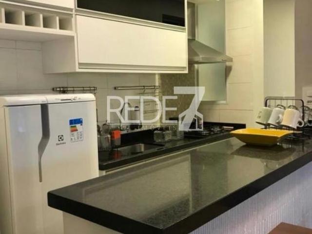 Studio renovado à venda em Botafogo: 1 quarto, 1 sala, 1 banheiro, 1 vaga. Investimento com alta ren