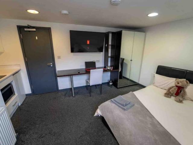 Studio Right Next to Uob on Offer!
