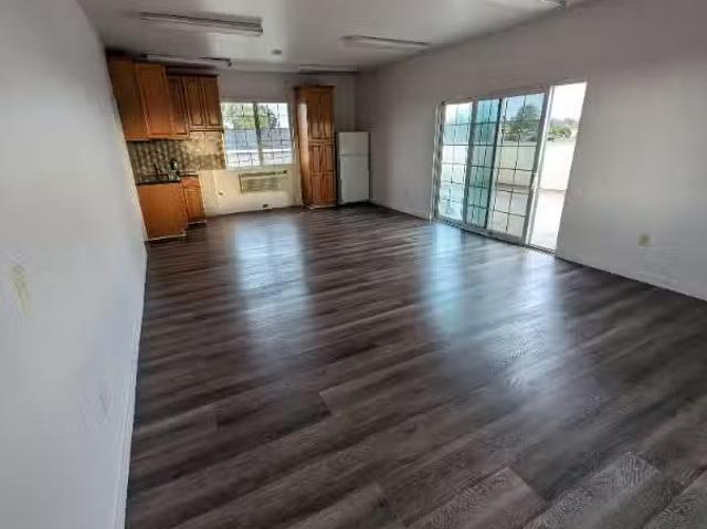 Studio with 510 SQ ft patio 11316 Atlantic Ave #B