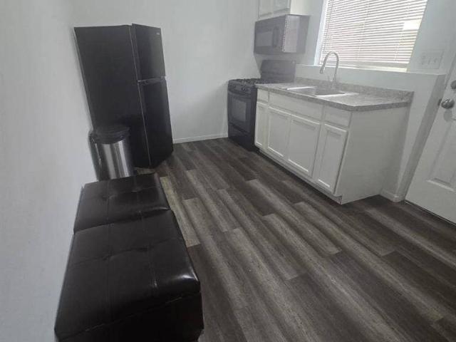 Studio with private entrance