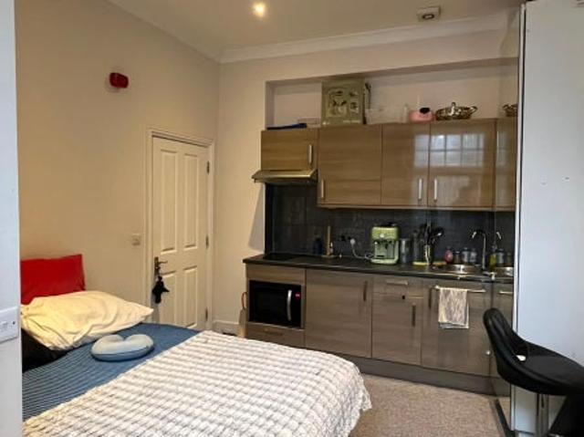 Studio with Private Garden Jul Aug Bills incl