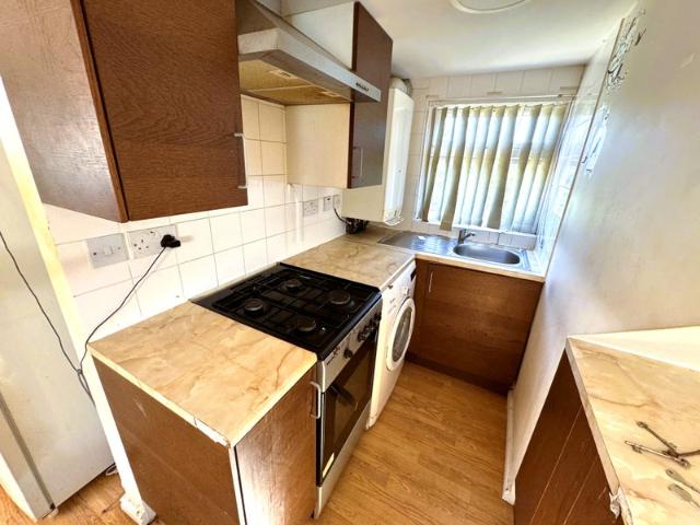 Studio with Private Kitchen Ilford £1195 Pcm