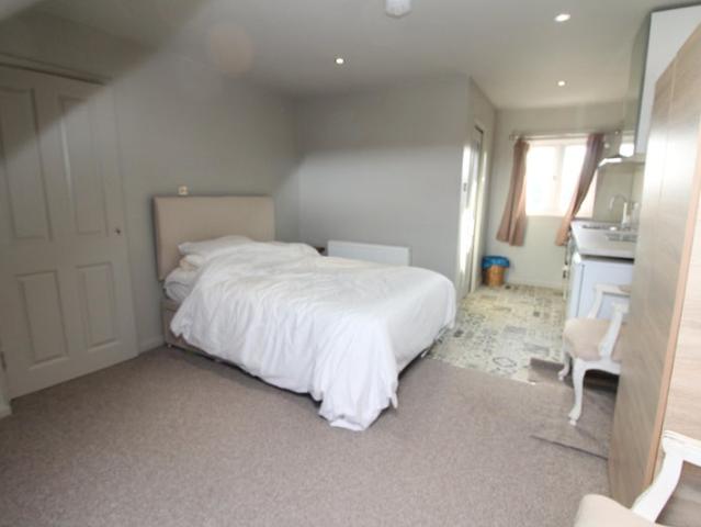 ✨ Studio to Let in Plumstead ✨