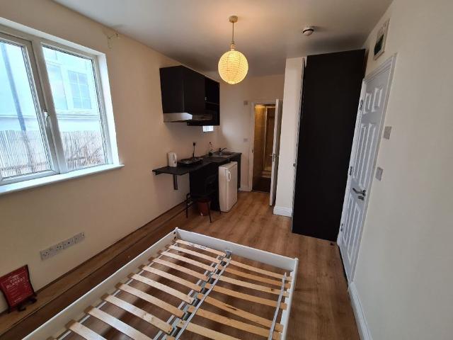 Studio To Let