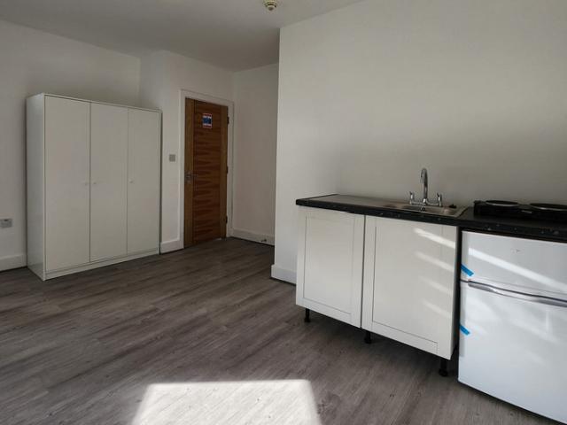 Studio To Let