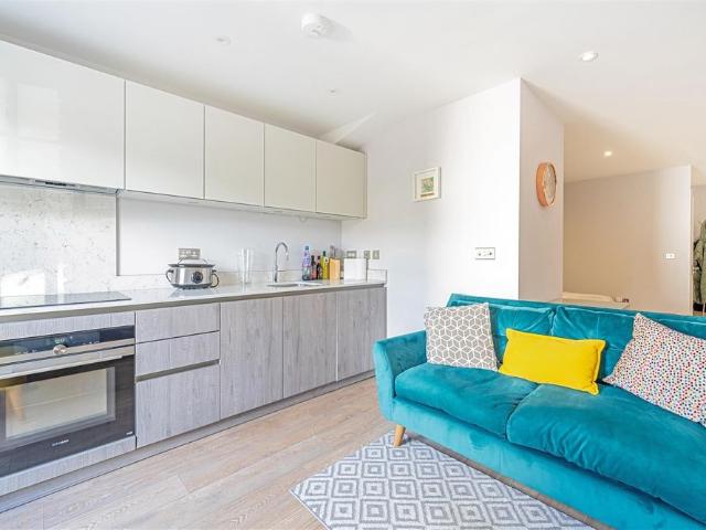 Studio To Let