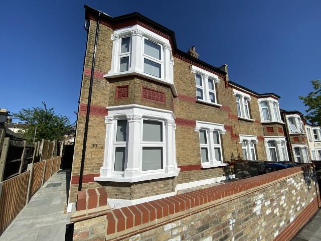 Studio To Let