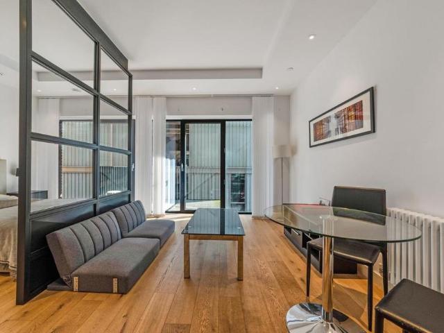 Studio to rent