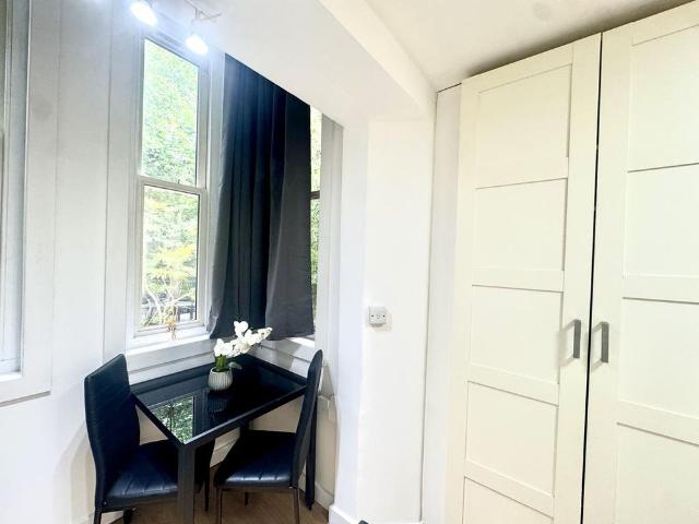 Studio to rent
