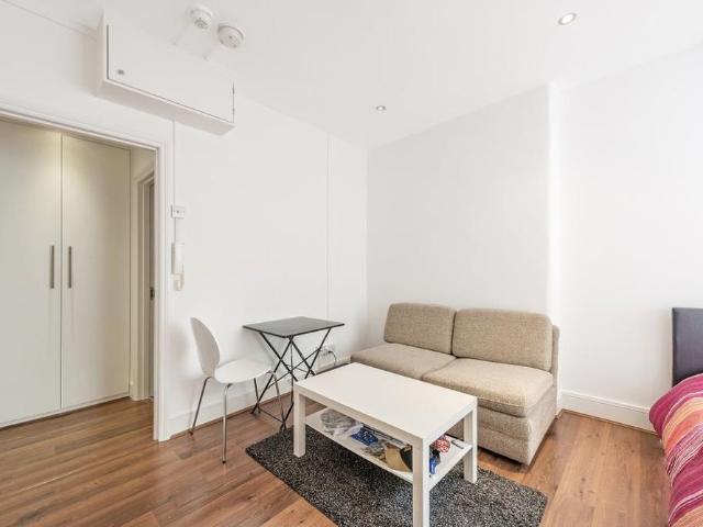 Studio to rent