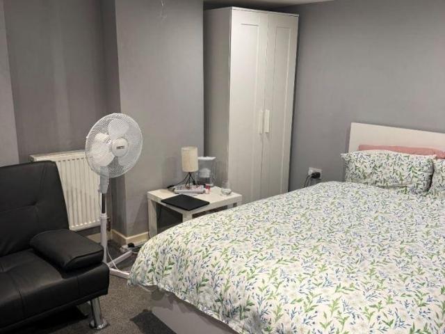 Studio to rent