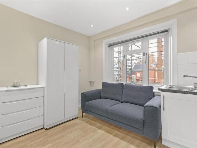 Studio to rent