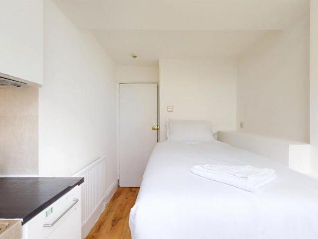 Studio to rent