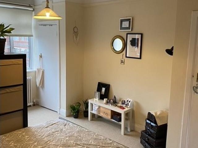 Studio To Rent