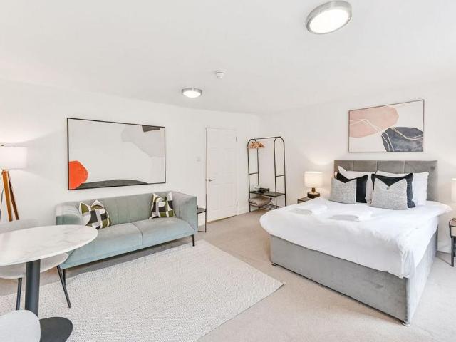 Studio to rent