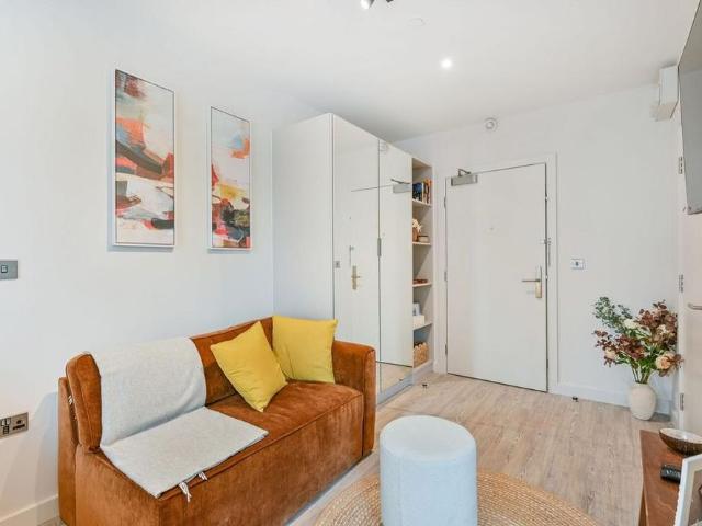 Studio to rent