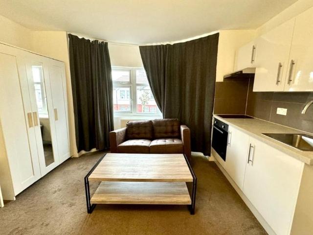 Studio to rent