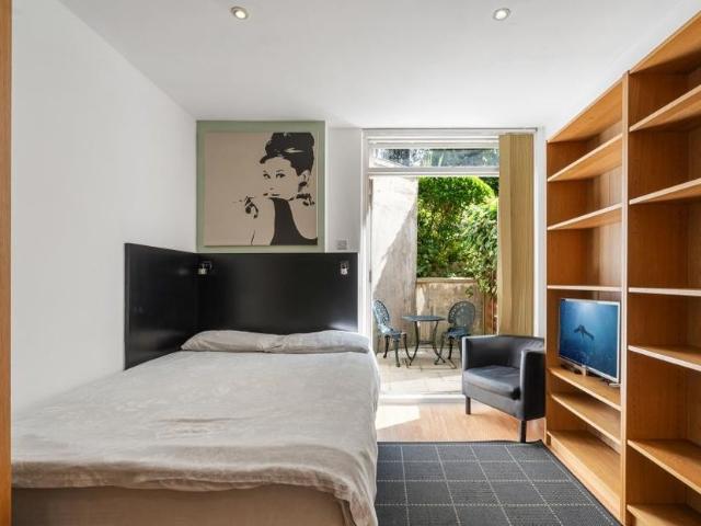 Studio to rent