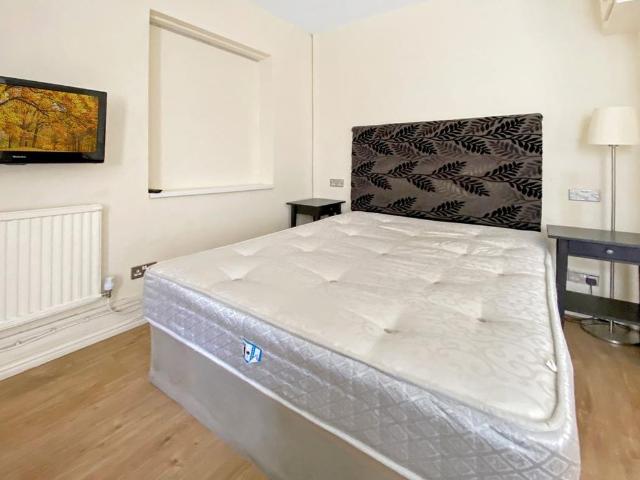 Studio to rent