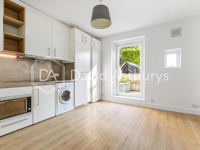 Studio to rent