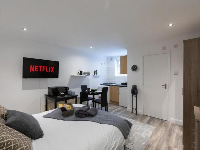 Studio to rent
