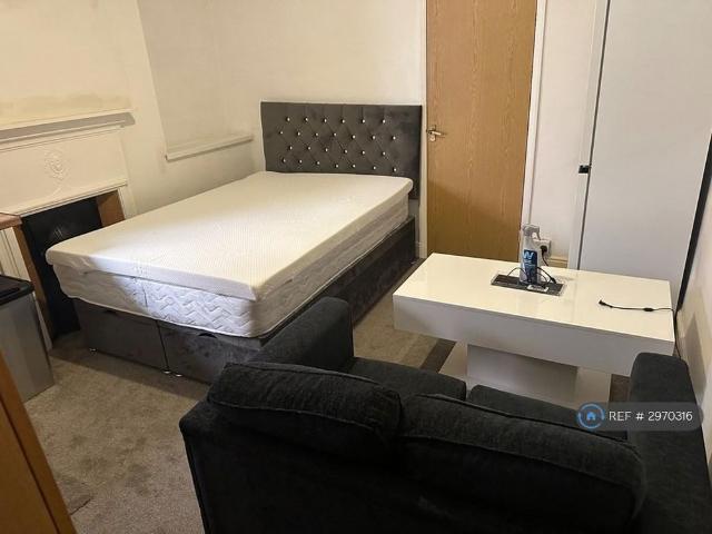 Studio to rent