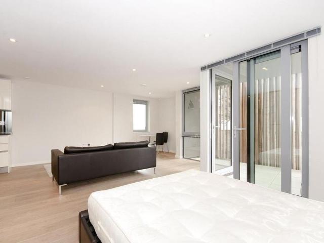 Studio to rent