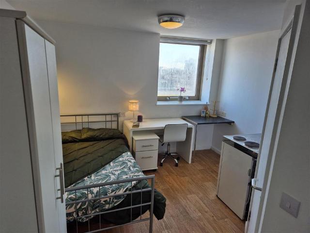 Studio to rent