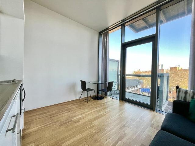 Studio to rent