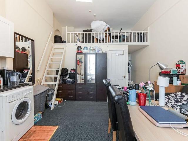 Studio to rent