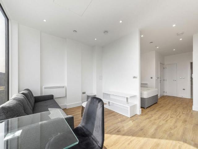 Studio to rent
