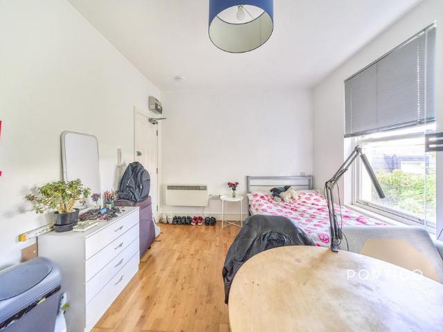 Studio to rent