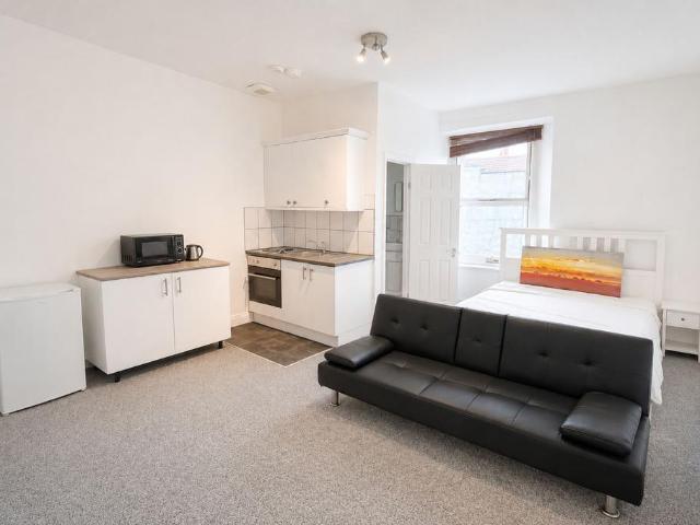 Studio to rent