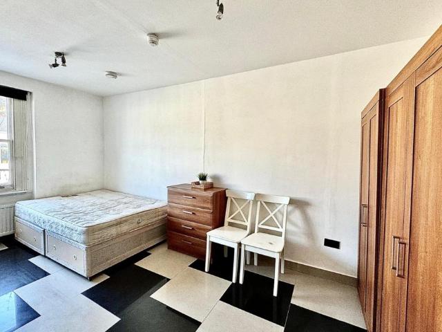 Studio to rent